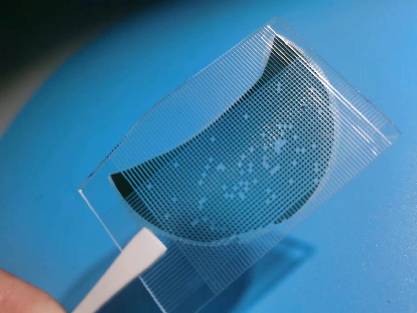 sic Laser, der sic Service für Chips durch 0.5x0.5mm quadratische Platten schneidet